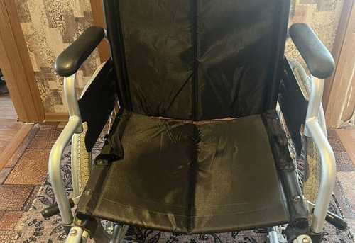 Инвалидная кресло - коляска складная