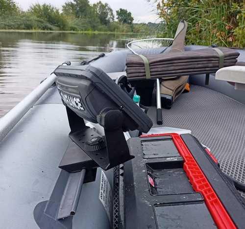 Крепление на ликтрос для эхолота Lowrance elite