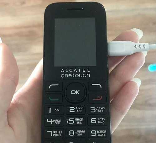 Кнопочный телефон alcatel
