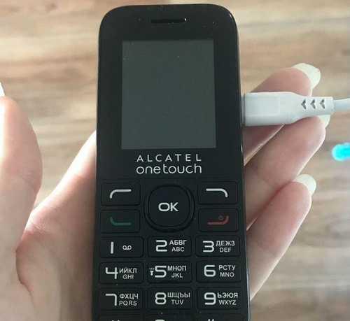 Кнопочный телефон alcatel