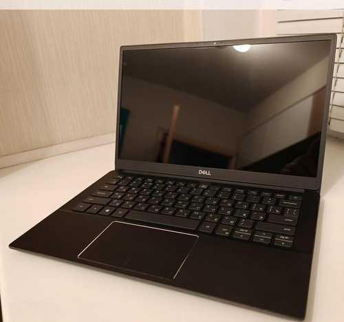 Ноутбук Dell Vostro i5, 8Gb, 256Gb, 13.3" 1.18кг