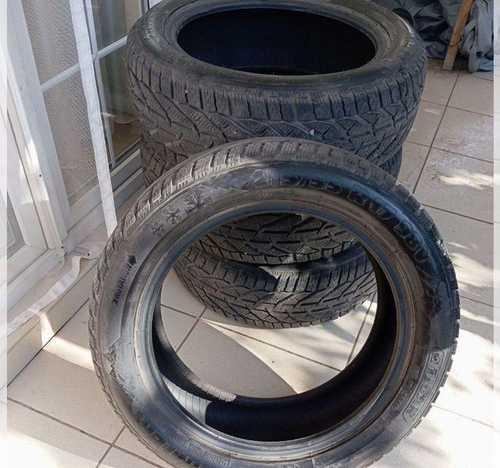 Tigar Winter 215/55 R17 98