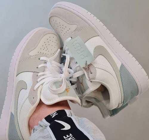 Кроссовки Nike Air Jordan 1