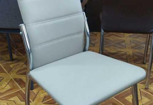 Продам стулья новые 2 шт