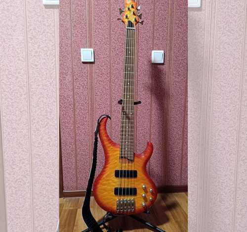 Бас гитара 5 струн Ibanez BTB 405 QM