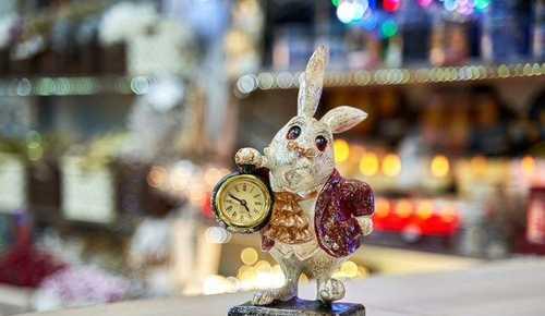 Фигурка Кролик с часами, символ года