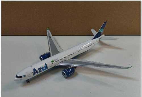 Самолёт Airbus A330 azul 1/400 Phoenix