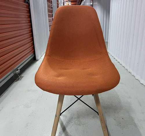Стулья кухонные мягкие eames (ткань)