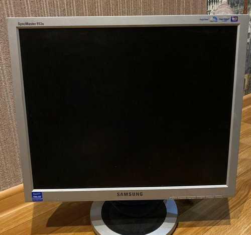 Монитор для компьютера Samsung SyncMaster 913N