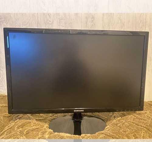 Монитор Samsung 24" S24D300H