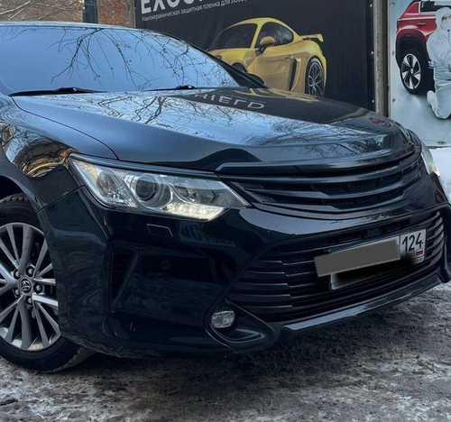 Решетка радиатора Toyota camry 55