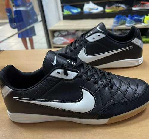 Футзалки nike tempo