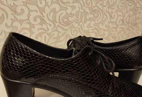 Туфли женские лаковые 38 размер черные