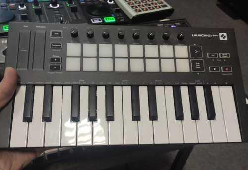 Novation launchkey mini mk3 midi клавиатура