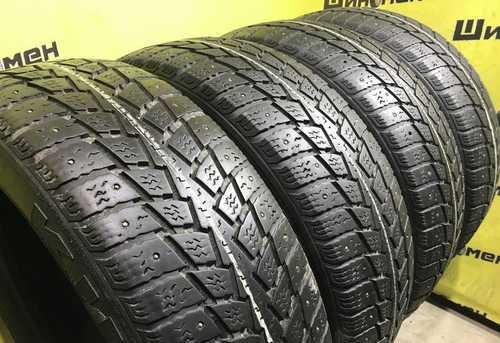 Kumho I'Zen Stud Snow KW11 215/60 R17C