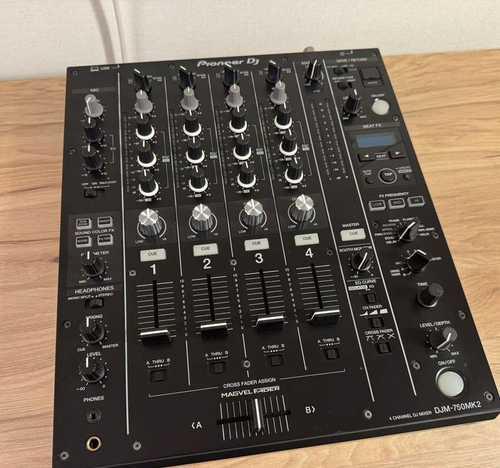 Pioneer DJM-750mk2