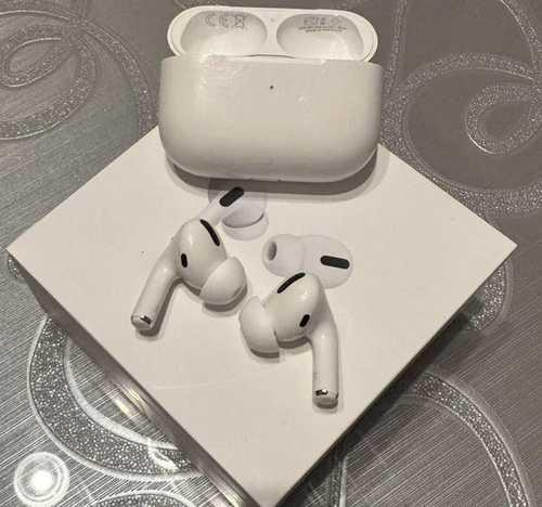 Беспроводные наушники apple airpods