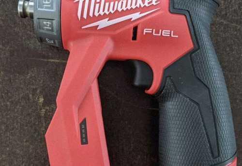 Шуруповёрт Milwaukee M12 2505 Fuel