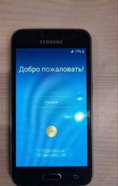 Телефон Samsung Galaxy J1 6 2016г