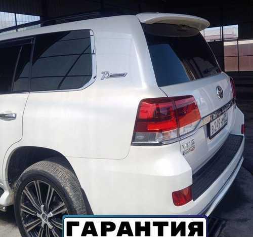 Эмблема Toyota Land Cruiser 300 на кузов