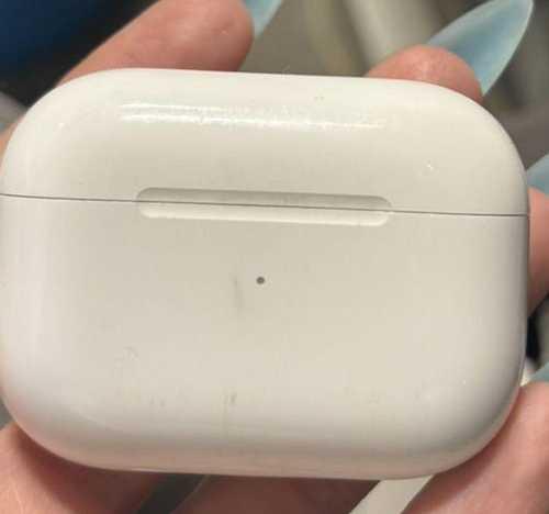 Наушники apple airpods pro и 2 чехла к ним