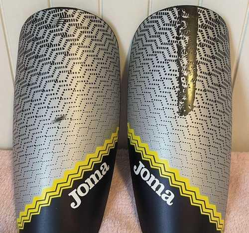 Футбольные щитки Joma