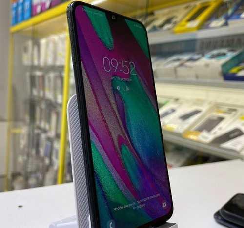 Samsung Galaxy A40, 4/64 ГБ