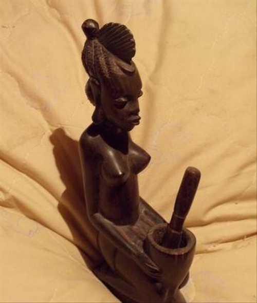 Скульптура африканка сидячая страна Мали