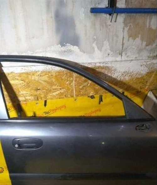 Дверь в сборе передняя правая Mitsubishi Carisma