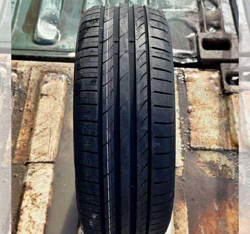 Tracmax X-Privilo TX3 225/40 R19 93Y