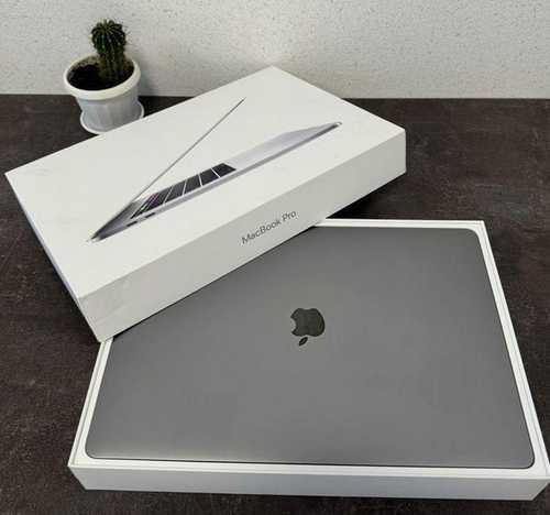 Apple MacBook Pro 15 2018 i7/16/256GB