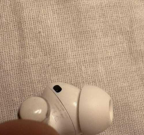 Левый наушник airpods pro 1, iPhone