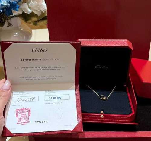 Золотая подвеска от Cartier из Дубая