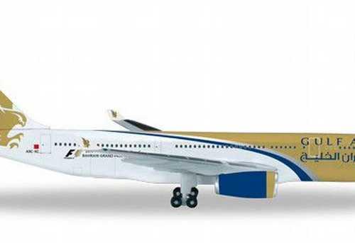 526548 Самолет Gulf Air Airbus A330-200 1:500