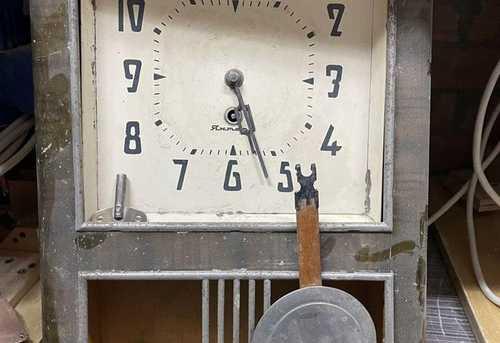Старинные настенные антикварные часы