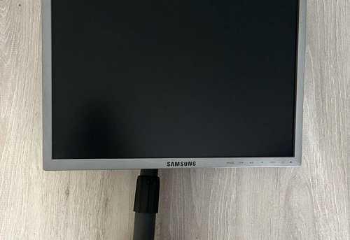 Монитор Samsung SyncMaster 943N 19' с кронштейном