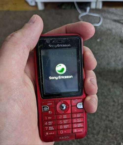 Телефон Sony Ericsson K530i + карта памяти M2