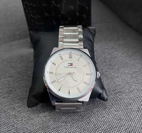 Наручные часы tommy hilfiger