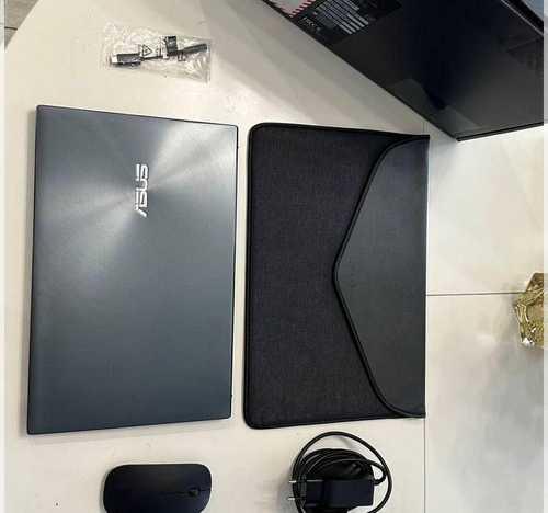 Asus zenbook 14 ux425e