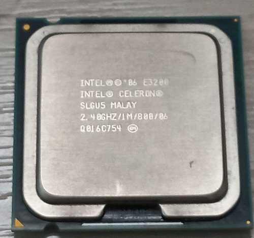 Intel Celeron E3200 2.4 GHz сокет 775