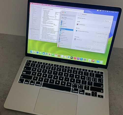 Apple macbook air 2020 i3