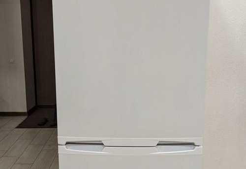 Холодильник Атлант 70 см ширина