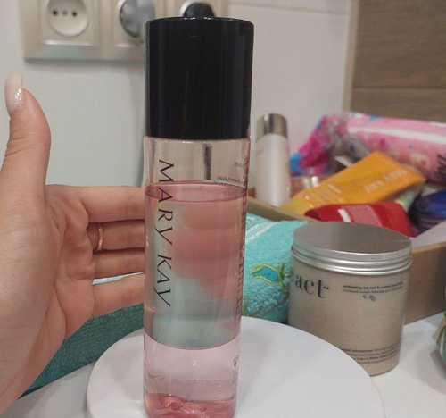 Обезжиренное средство для снятия макияжа Mary Kay