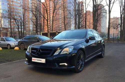 Решетка радиатора E63 AMG Mercedes-Benz E-Class