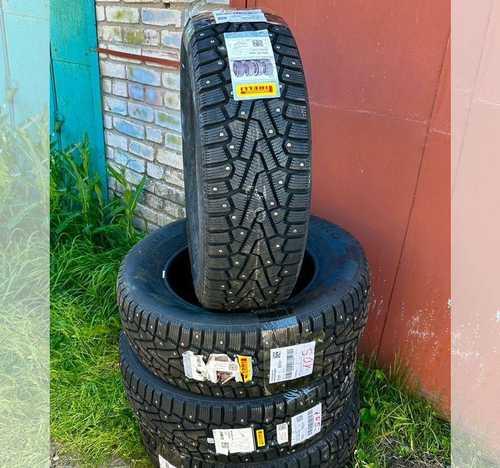 Pirelli Ice Zero 235/65 R17