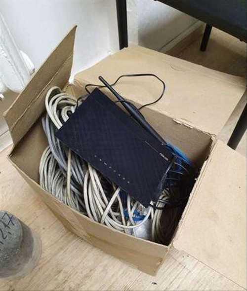 Большая коробка провода модем розетки