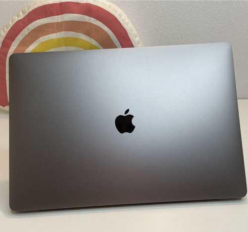 Apple macbook pro 16 2019 i9 32gb RP 5500M 8Gb