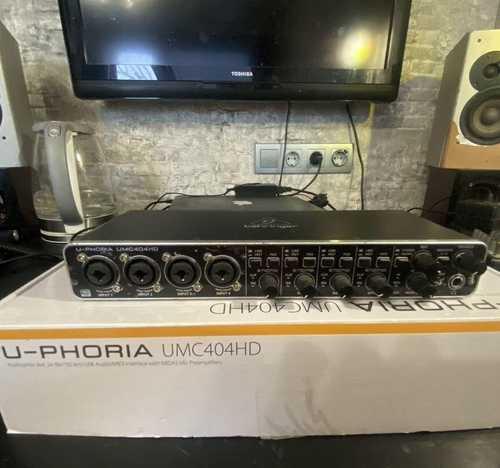 Behringer U-phoria UMC404HD