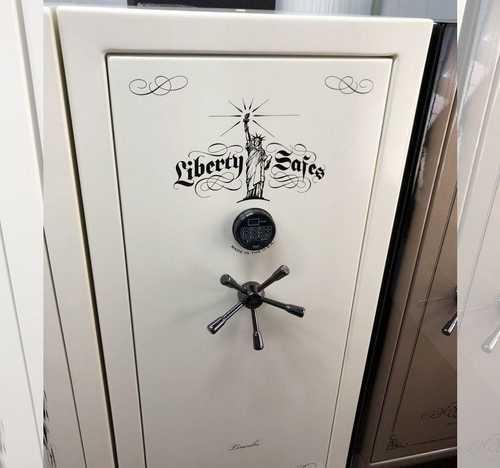 Универсальный сейф Liberty Lincoln