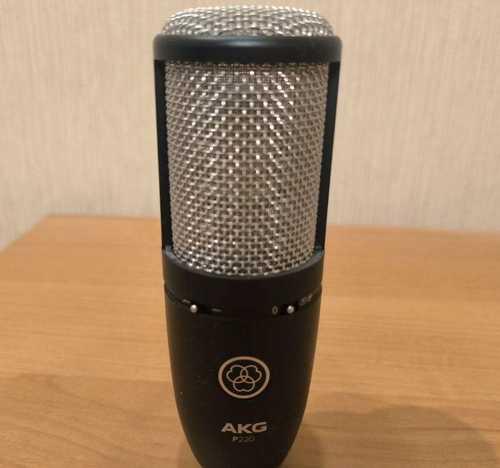 Студийный микрофон AKG p220   стойка